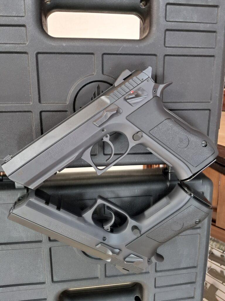 Jericho 941F - Armas y Municiones